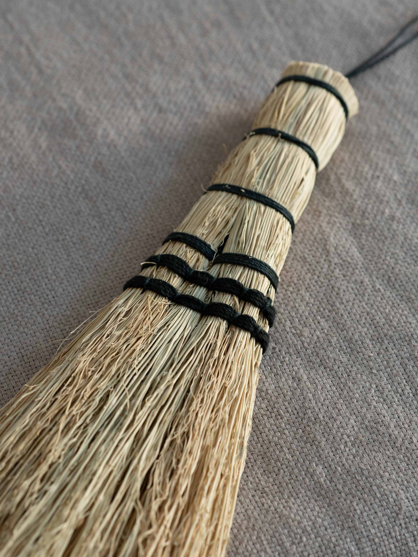 Japanese Grass Broom - Medium – Mujo Store